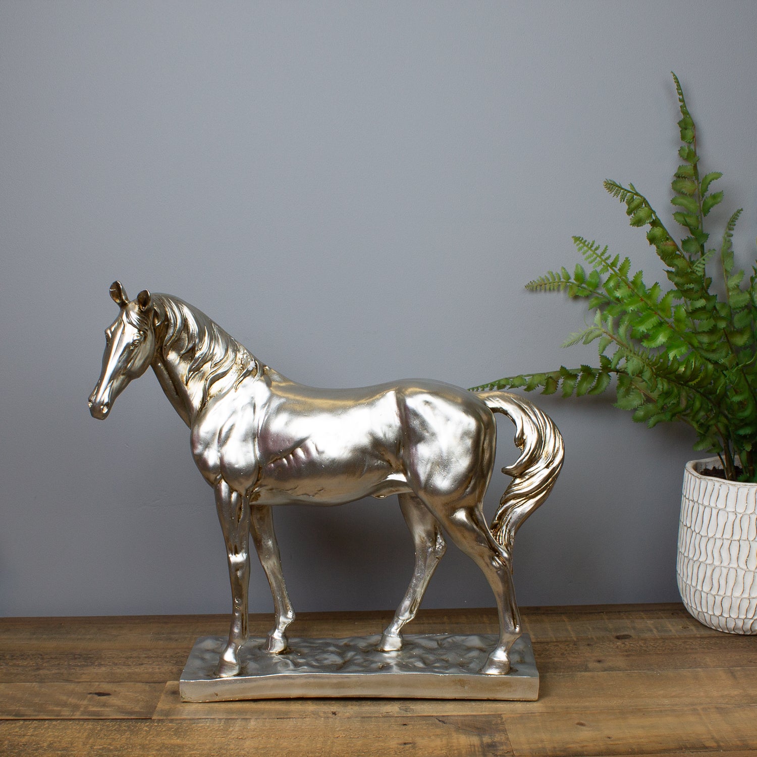 Silver Stallion – Qurios